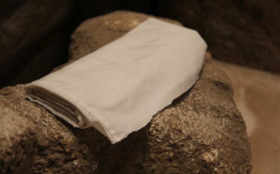 The Linen Cloth That Covered Jesus’s Face – From Pity to Praise